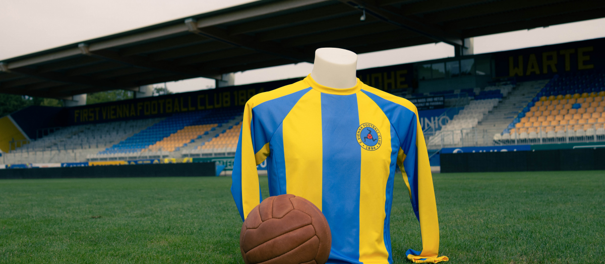 Vienna präsentiert Nostalgie-Trikot zum 130-jährigen Jubiläum | First ...